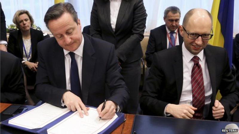 Ukraine crisis: EU signs association deal - BBC News