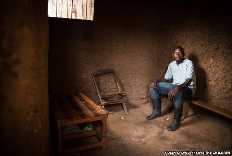 The Rwanda photographs that reunited families - BBC News