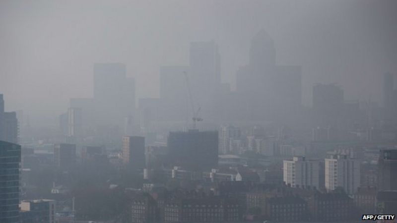 Air pollution reaches high levels in parts of England - BBC News