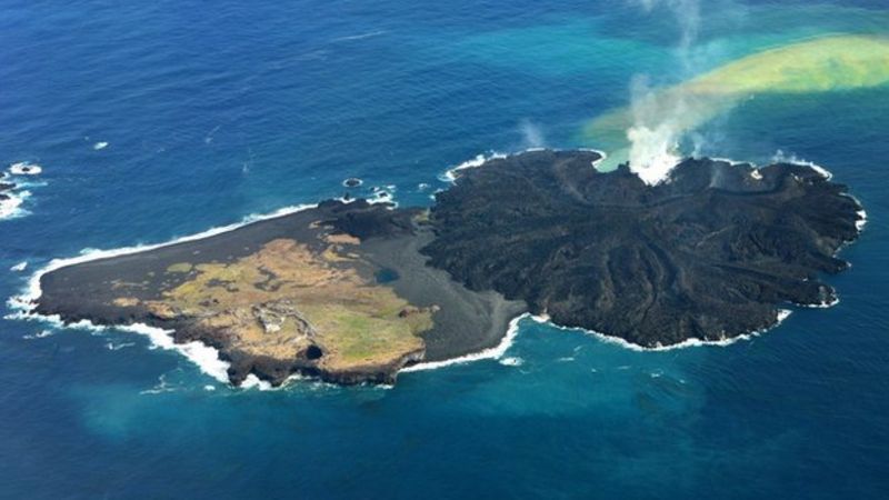 Volcanic islands merge in Pacific Ocean - BBC News
