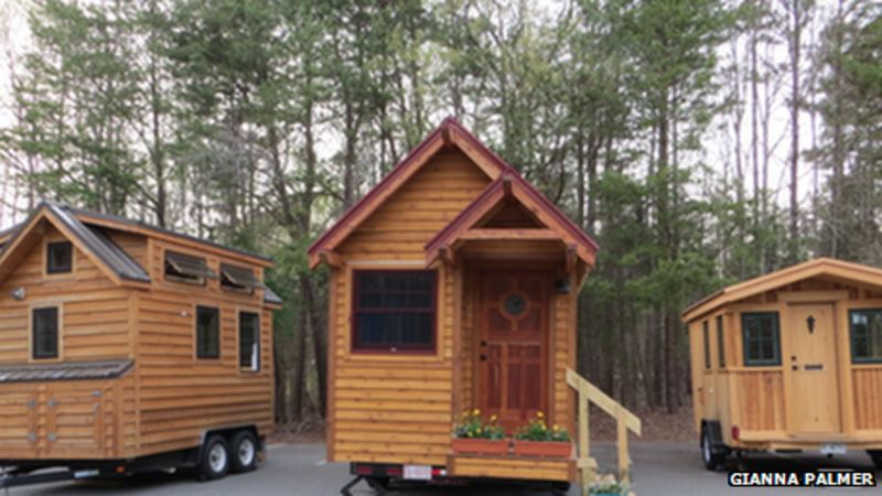 Americans construct tiny houses – and new lives - BBC News
