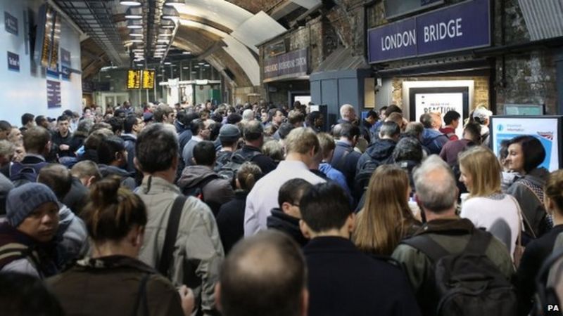 Tube strike: Commuters suffer 'severe disruption' - BBC News