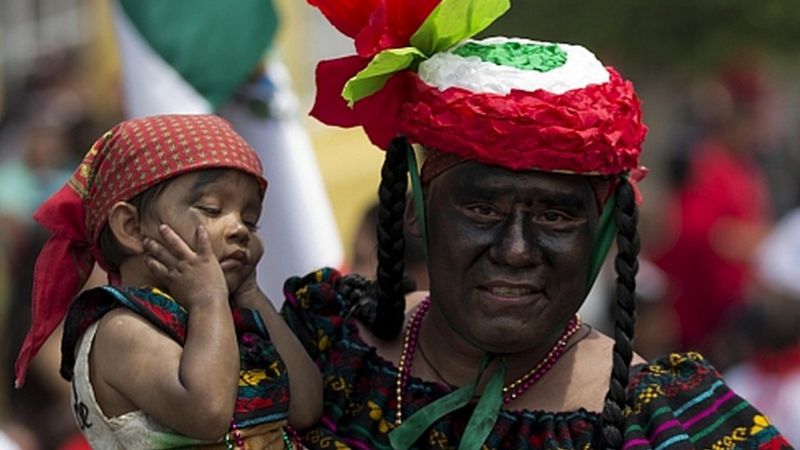 In pictures: Mexico celebrates Cinco de Mayo - BBC News