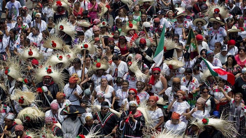 In pictures: Mexico celebrates Cinco de Mayo - BBC News