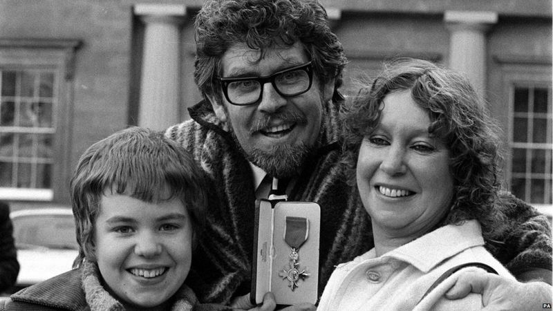 In pictures: Rolf Harris's entertainment career - BBC News