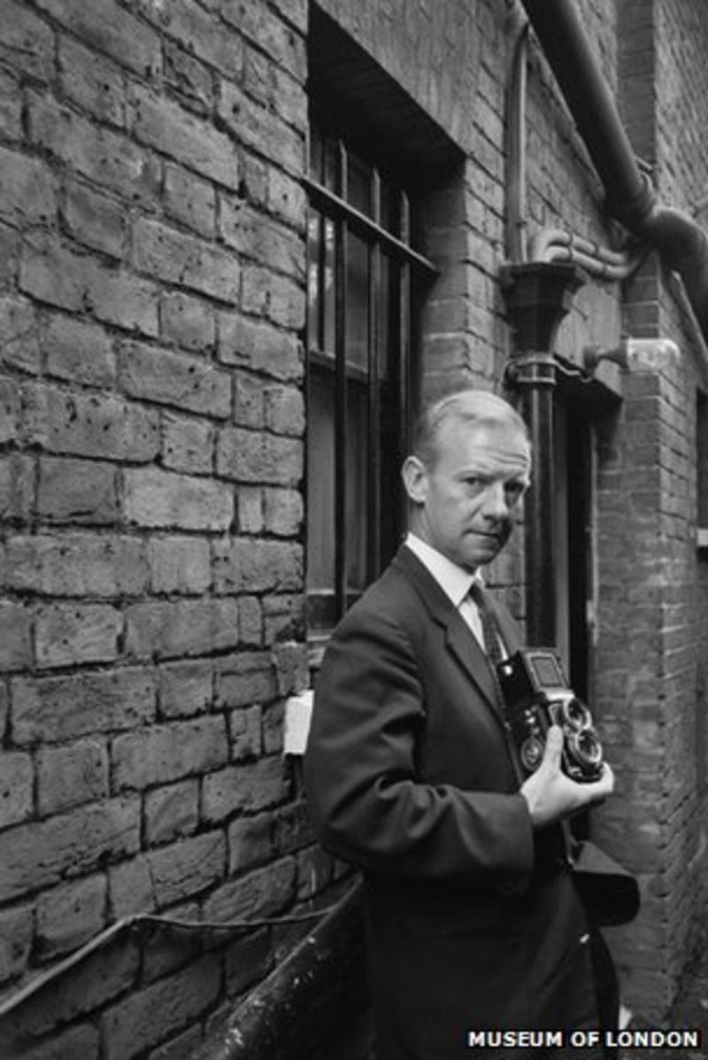 Observing the crowd: Bob Collins - BBC News