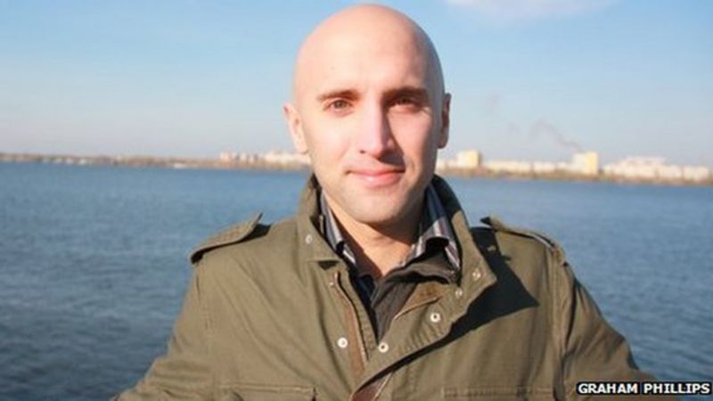 British journalist Graham Phillips held in Ukraine - BBC News