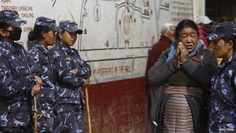 Nepal police must provide 'service with a smile' - BBC News