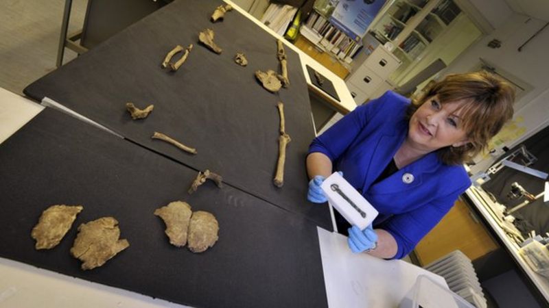 East Lothian skeleton may be 10th Century Irish Viking king - BBC News
