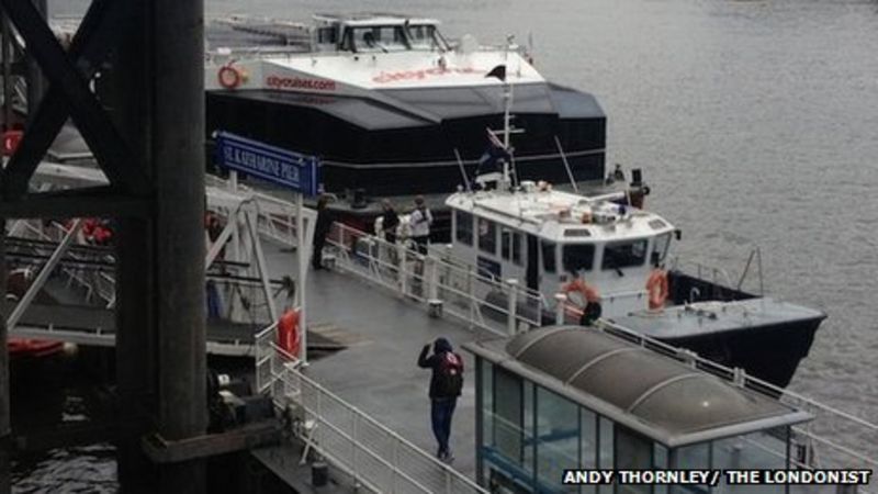 Nine injured as boat hits Tower Bridge - BBC News