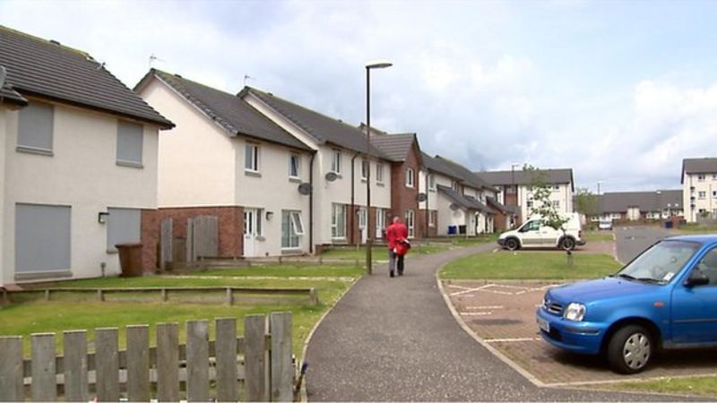 Gorebridge homes to be demolished after carbon dioxide gas leak - BBC News