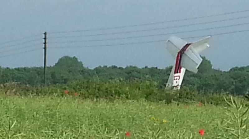 Nottinghamshire M1 plane crash: Tributes paid to victims - BBC News