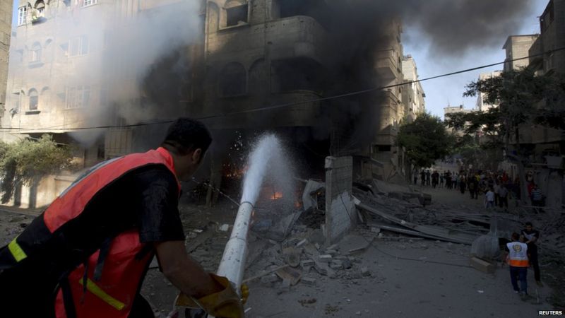 In pictures: Gaza conflict escalates - BBC News