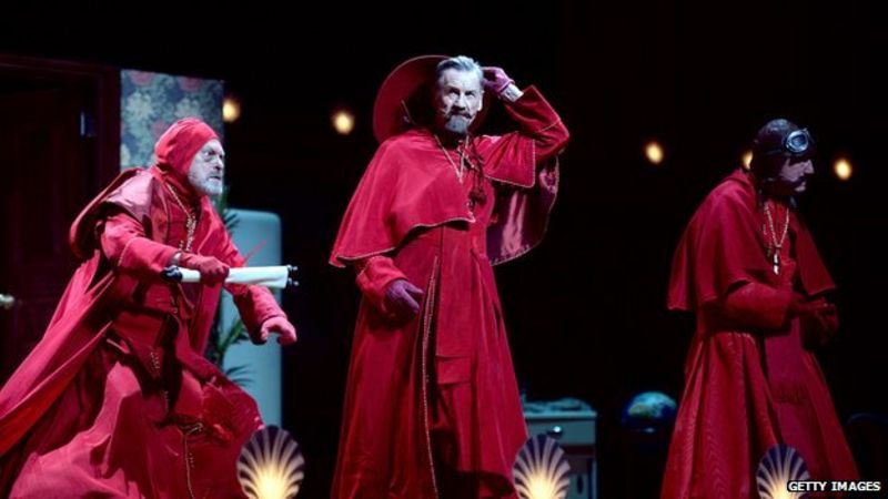 Global finale for Monty Python show on stage and in cinemas - BBC News