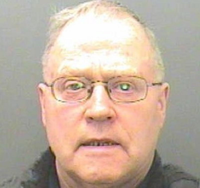 QEGS teacher John Mead jailed for child sex abuse - BBC News