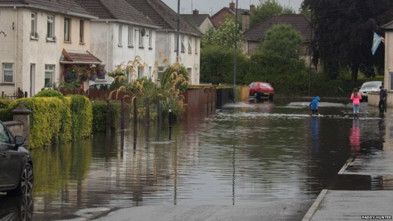 In pictures: Floods in Northern Ireland and Republic of Ireland - BBC News