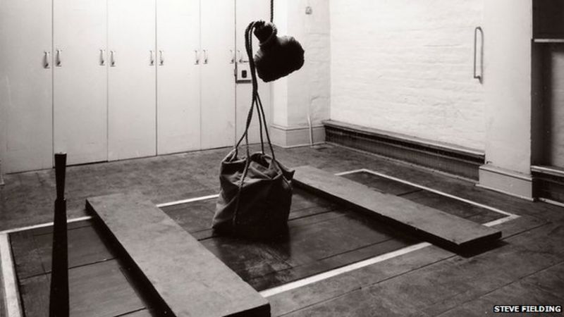 Gwynne Evans and Peter Allen: The last men to be hanged - BBC News