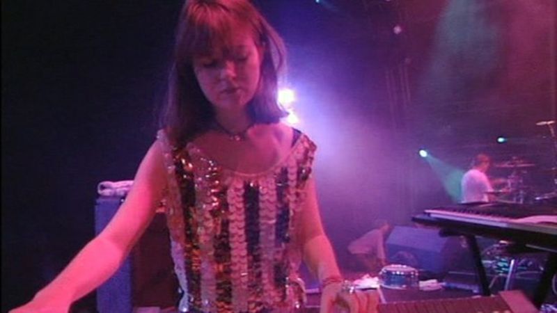 Pulp's Disco 2000 inspiration, Deborah Bone, dies aged 51 - BBC News
