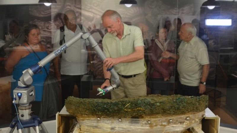 Jersey hoard: Archaeologists unpick 70,000 coins - BBC News