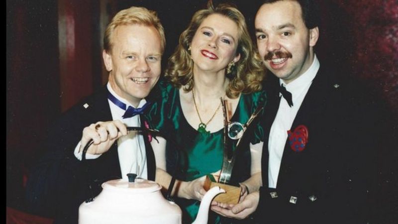 Singing Kettle: Serving up unique blend of Scottish family fun - BBC News