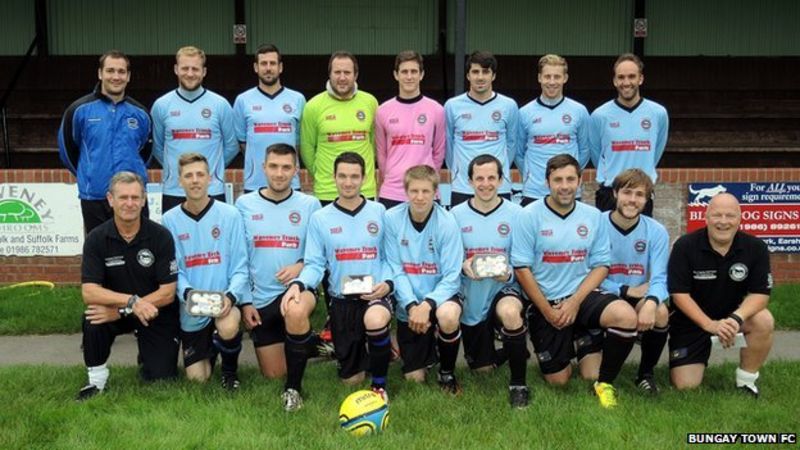 Bungay football crowd doubles with mushrooms 'incentive' - BBC News