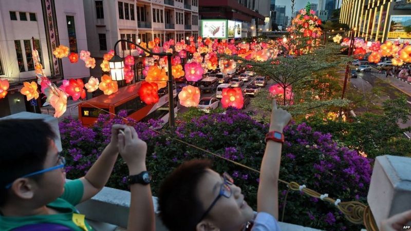 In pictures: Mid-Autumn Festival - BBC News