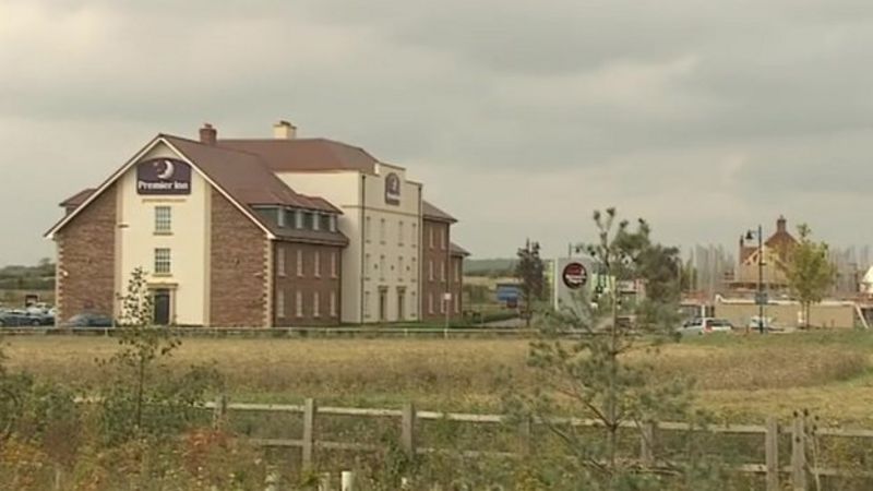 Bedford Premier Inn murder: Woman's body found in hotel room - BBC News