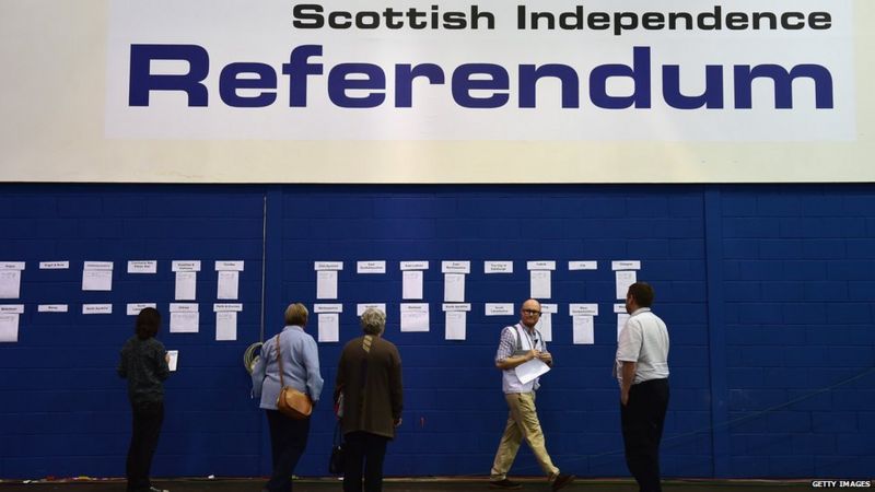 In pictures: Scotland referendum count - BBC News