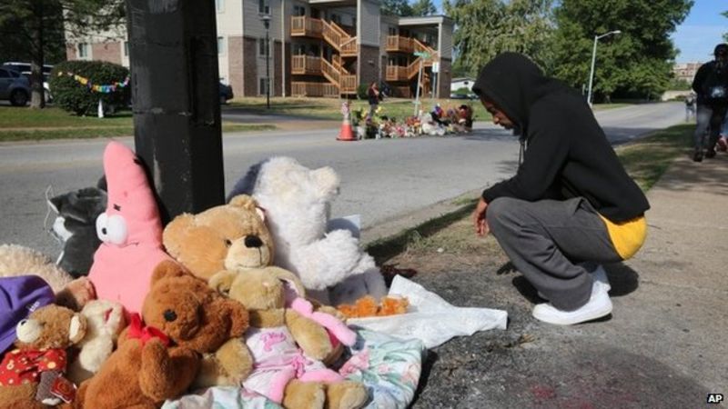Michael Brown: Ferguson protests flare up again - BBC News
