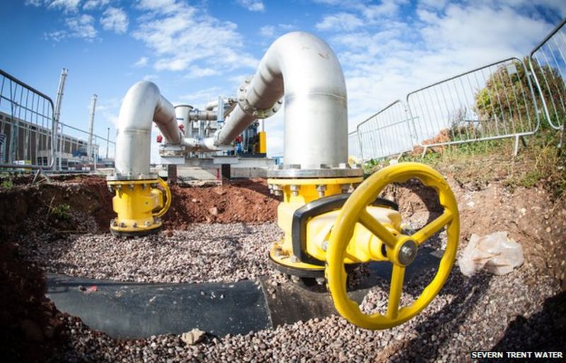 First UK homes heated with 'poo power' gas from sewage - BBC News