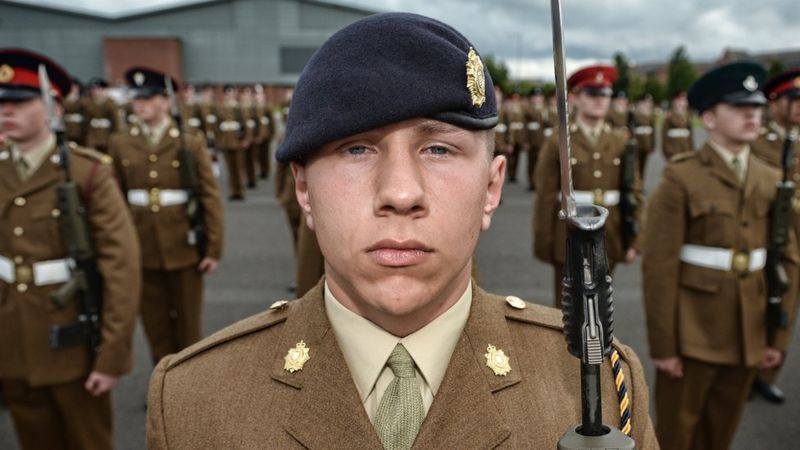 In pictures: The Army Photographic Award winners - BBC News