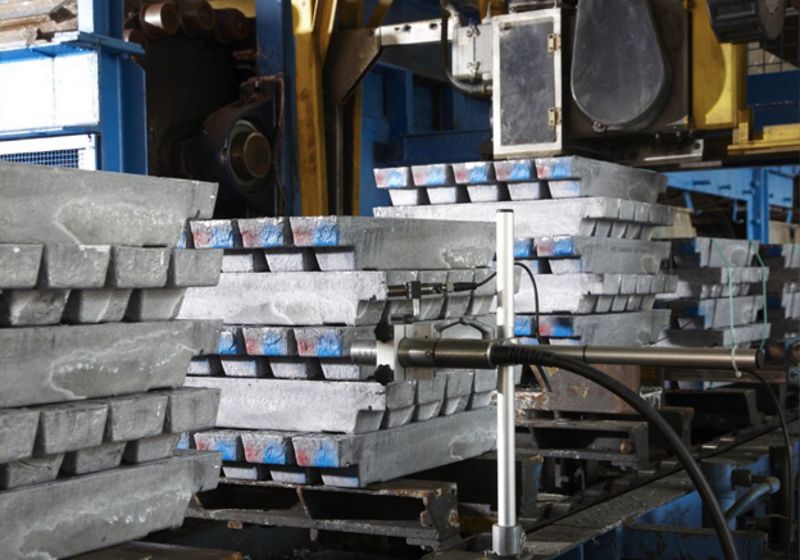 The fatal attraction of lead - BBC News