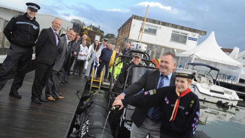 Dorset Police launch £54,000 marine boat - BBC News