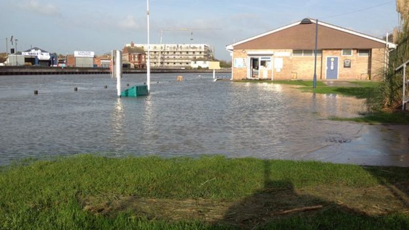Trains disrupted between Norwich and Lowestoft due to flooding - BBC News