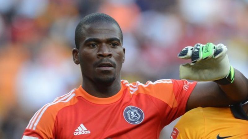 S Africa football captain Senzo Meyiwa shot dead - BBC News