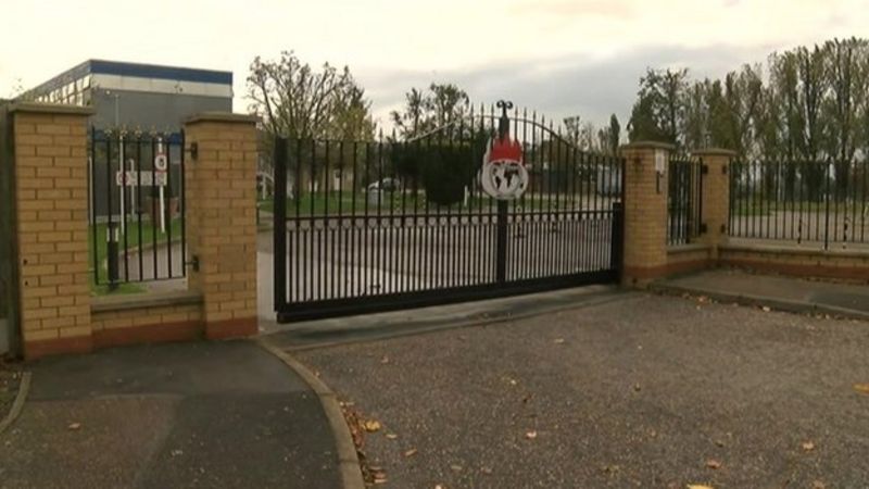 Nigeria 'witchcraft' church in bid to open Kent school - BBC News