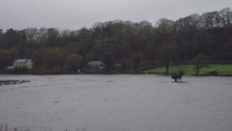 Pembrokeshire flooding returns as heavy rain continues - BBC News