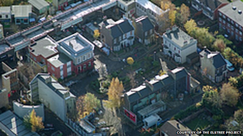 Elstree Studios celebrate 100 years of film - BBC News