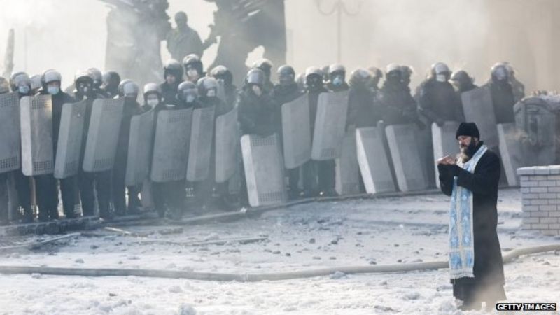 Ukraine's revolution: Making sense of a year of chaos - BBC News