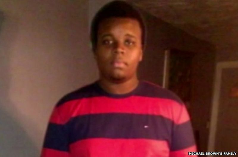 Ferguson riots: Ruling sparks night of violence - BBC News