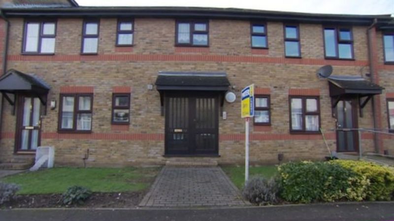 Breck Bednar stabbing: Lewis Daynes admits boy's murder - BBC News