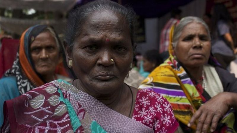 Why are Bhopal survivors still fighting for compensation? - BBC News