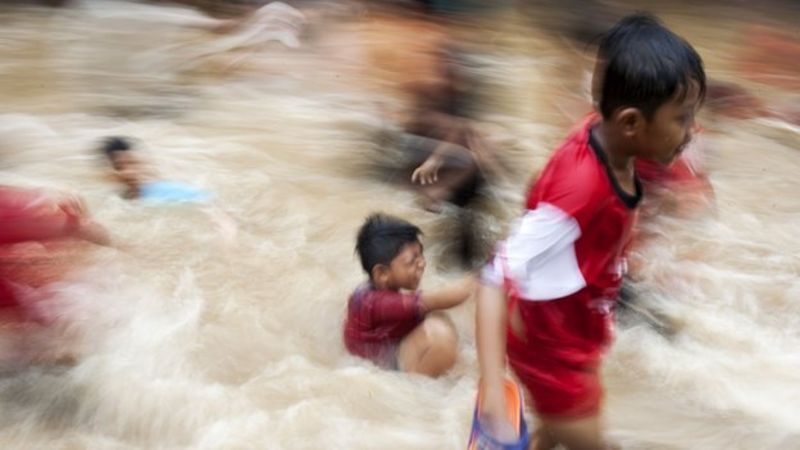 Risk from extreme weather set to rise - BBC News