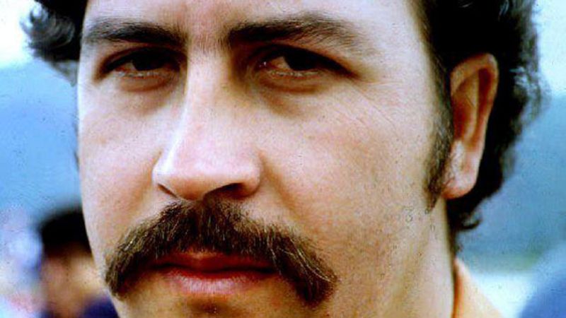 Drug lord Pablo Escobar's Florida mansion razed - BBC News