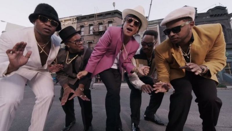 Uptown Funk gives Ronson first UK number one - BBC News