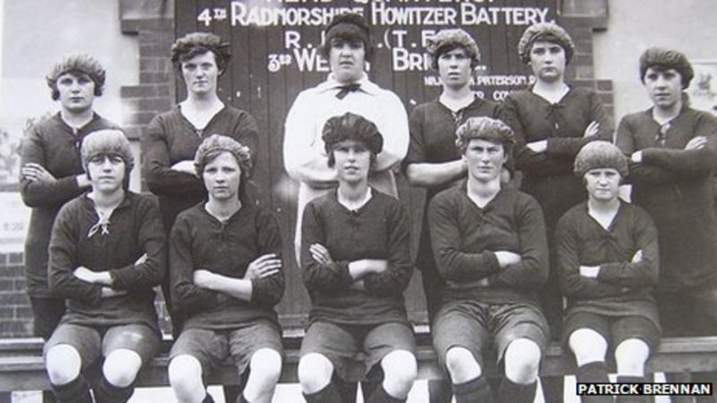 WW1: Why was women's football banned in 1921? - BBC News