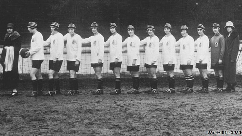 WW1: Why was women's football banned in 1921? - BBC News
