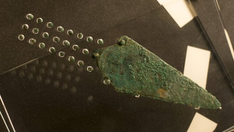 Chichester skeleton: Racton Man 'was warrior chief killed in battle ...