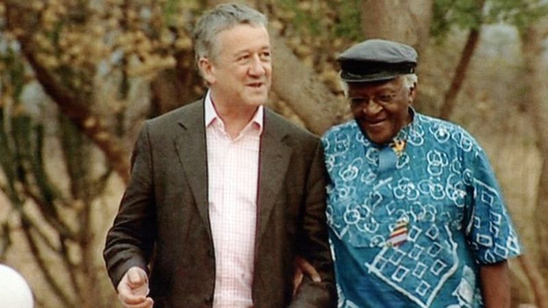 Veteran reporter Allan Little to leave the BBC - BBC News