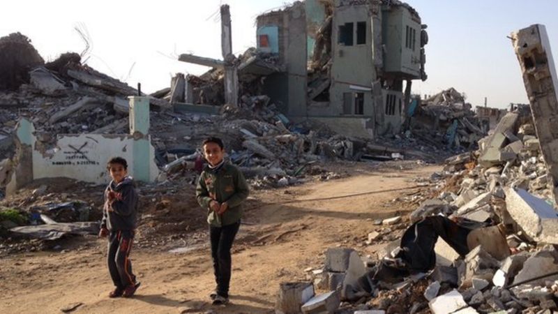 Lending a hand as hard, difficult winter heads for Gaza - BBC News